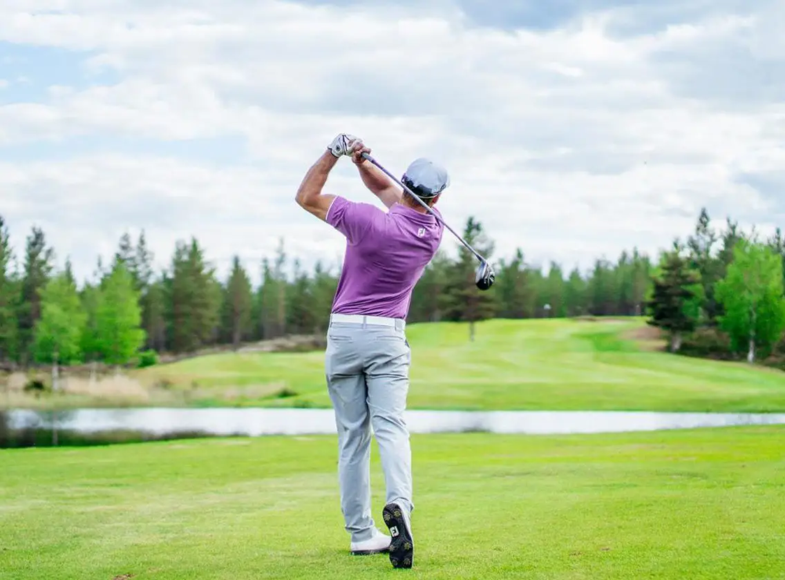 Dari Driving Range ke Simulator, Cara Asyik Anak Muda Main Golf - inversiid