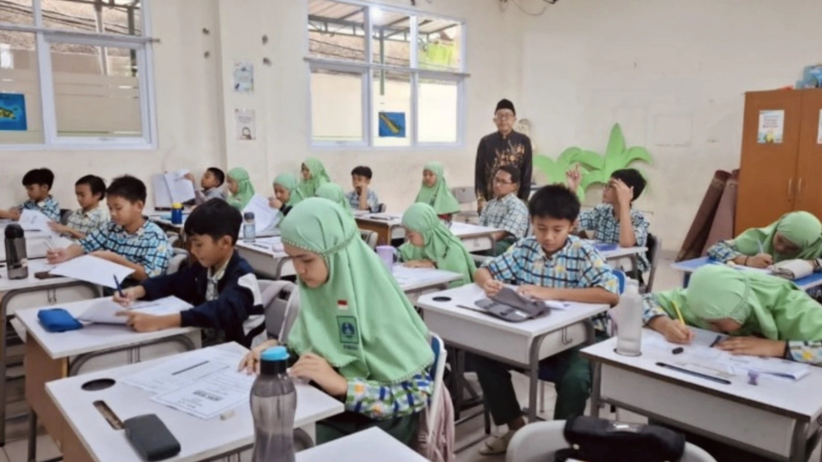 MIN 14 Al-Azhar Asy-Syarif Buktikan Skill di Kompetisi Matematika Dunia ...